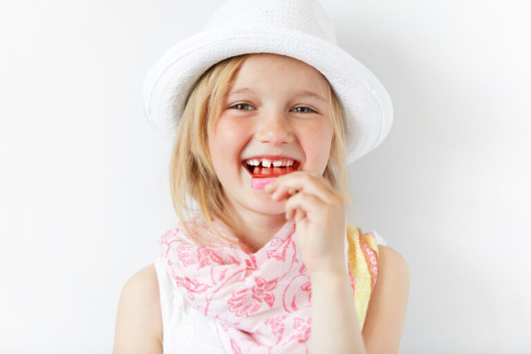 Yellow Teeth in Kids: 8 Potential Causes & Available Treatment